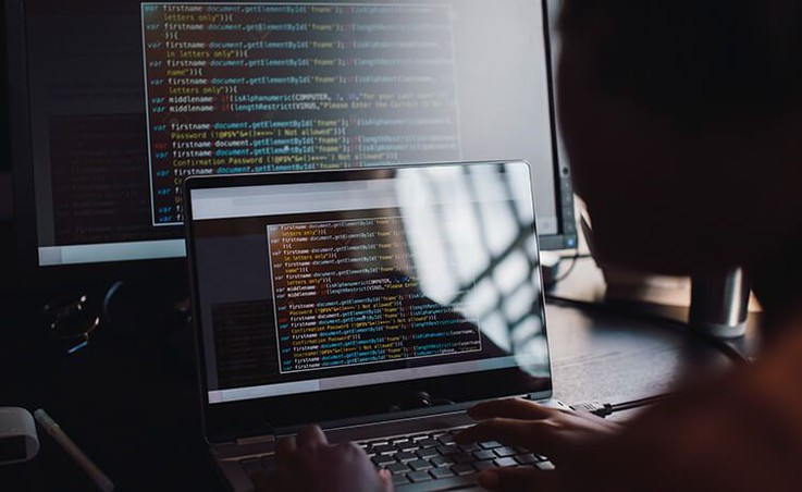 Duales Studium Informatik: Infos, Stellen & Gehalt